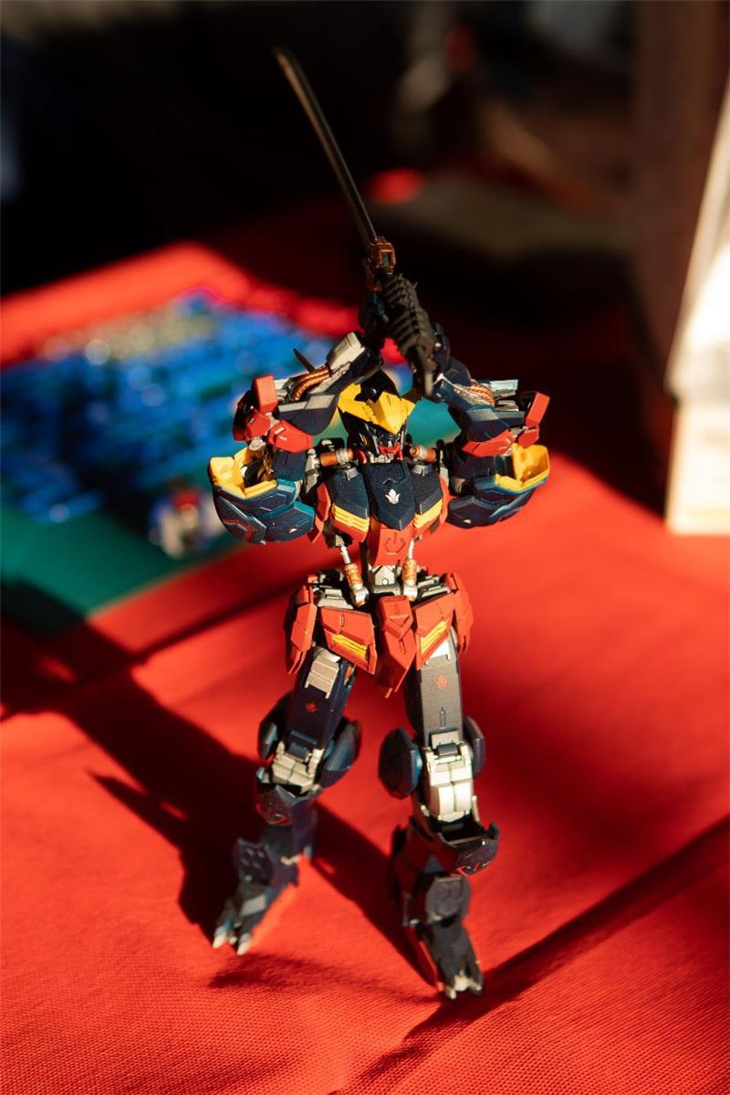 Photogallery e recensioni - 1/100 Master Grade MG Gundam Barbatos